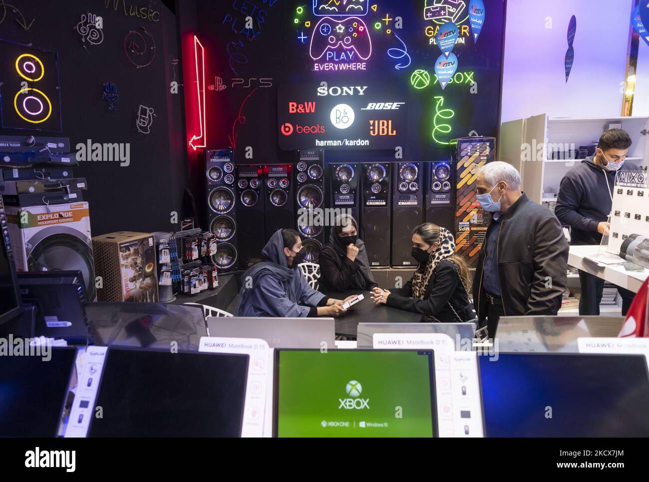 Iran family computer hi-res stock photography and images - Alamy