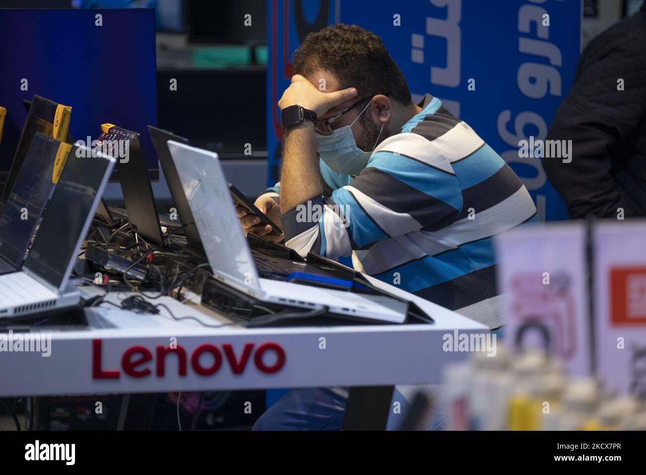 Huawei computers hi-res stock photography and images - Alamy