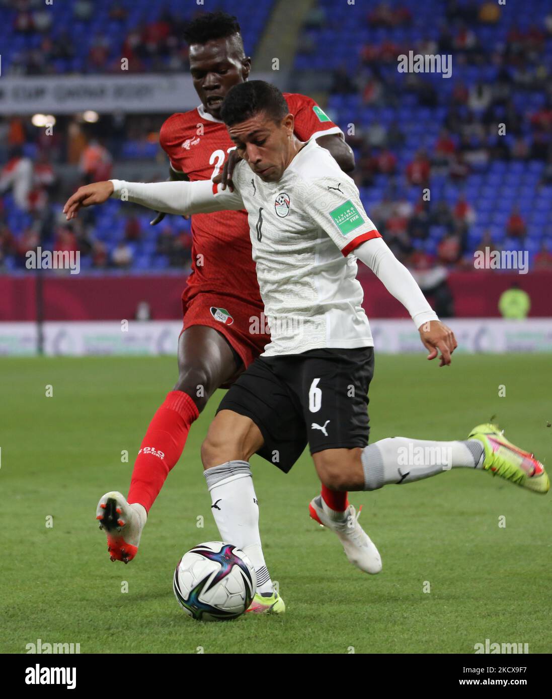 (6) MARWAN DAOUD of Egypt team battles for possession (23) NASRELDIN ...