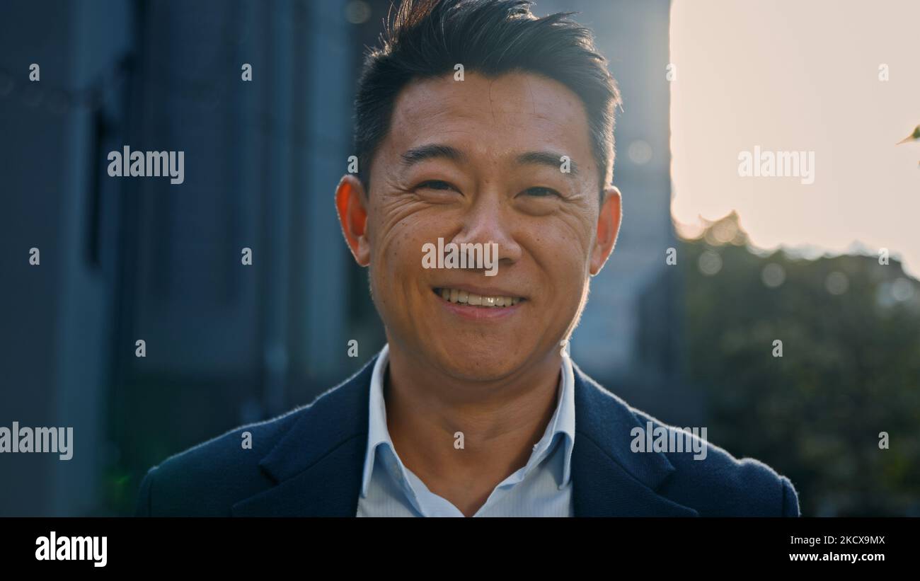 Asian businesspeople hi-res stock photography and images - Alamy