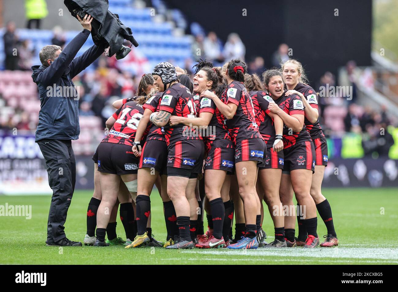 Canada Women have a group huddle during the Women's Rugby League World ...