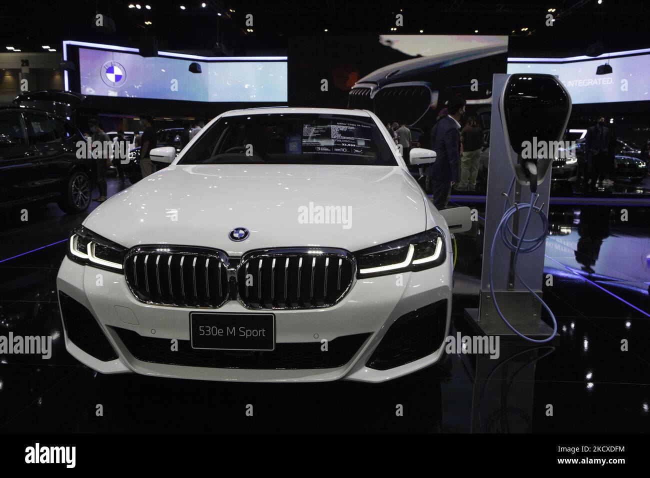 530e m sport electric vehicle hi-res stock photography and images - Alamy