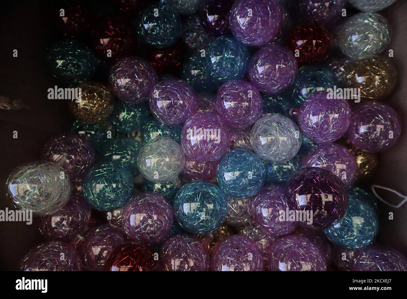 Handmade blown glass spheres made by the Mexican cooperative JJL ...