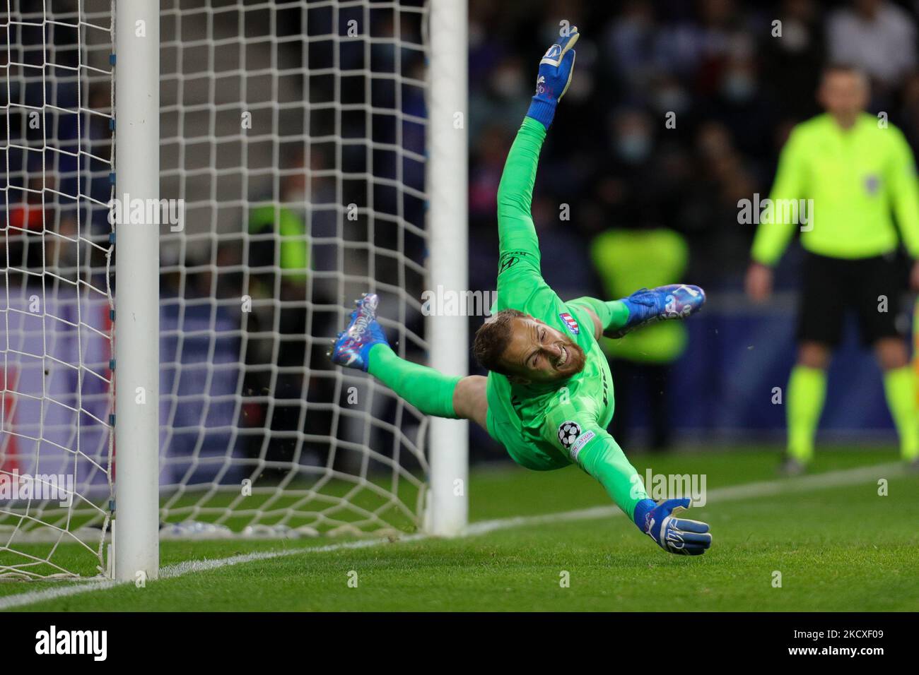 Jan stage soccer action hi-res stock photography and images - Alamy