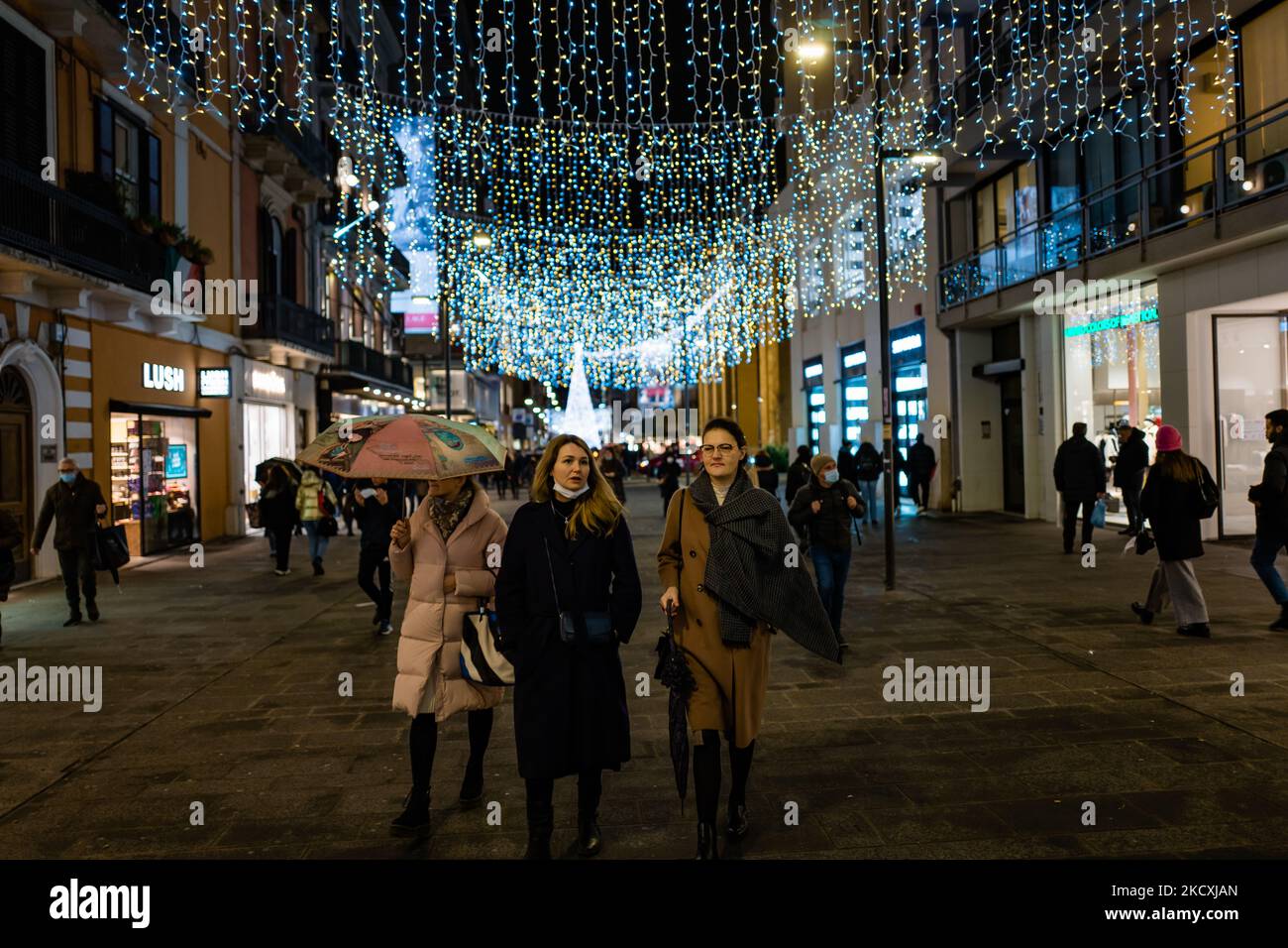 Piazza del ferrarese bari hi-res stock photography and images - Alamy