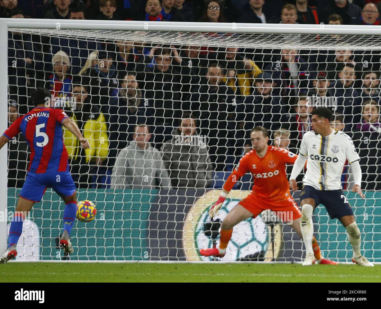 Crystal Palace's James Tomkins scores during Premier League between ...