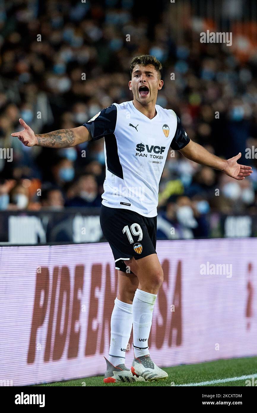 Hugo Duro of Valencia CF reacts during the La Liga Santander match ...