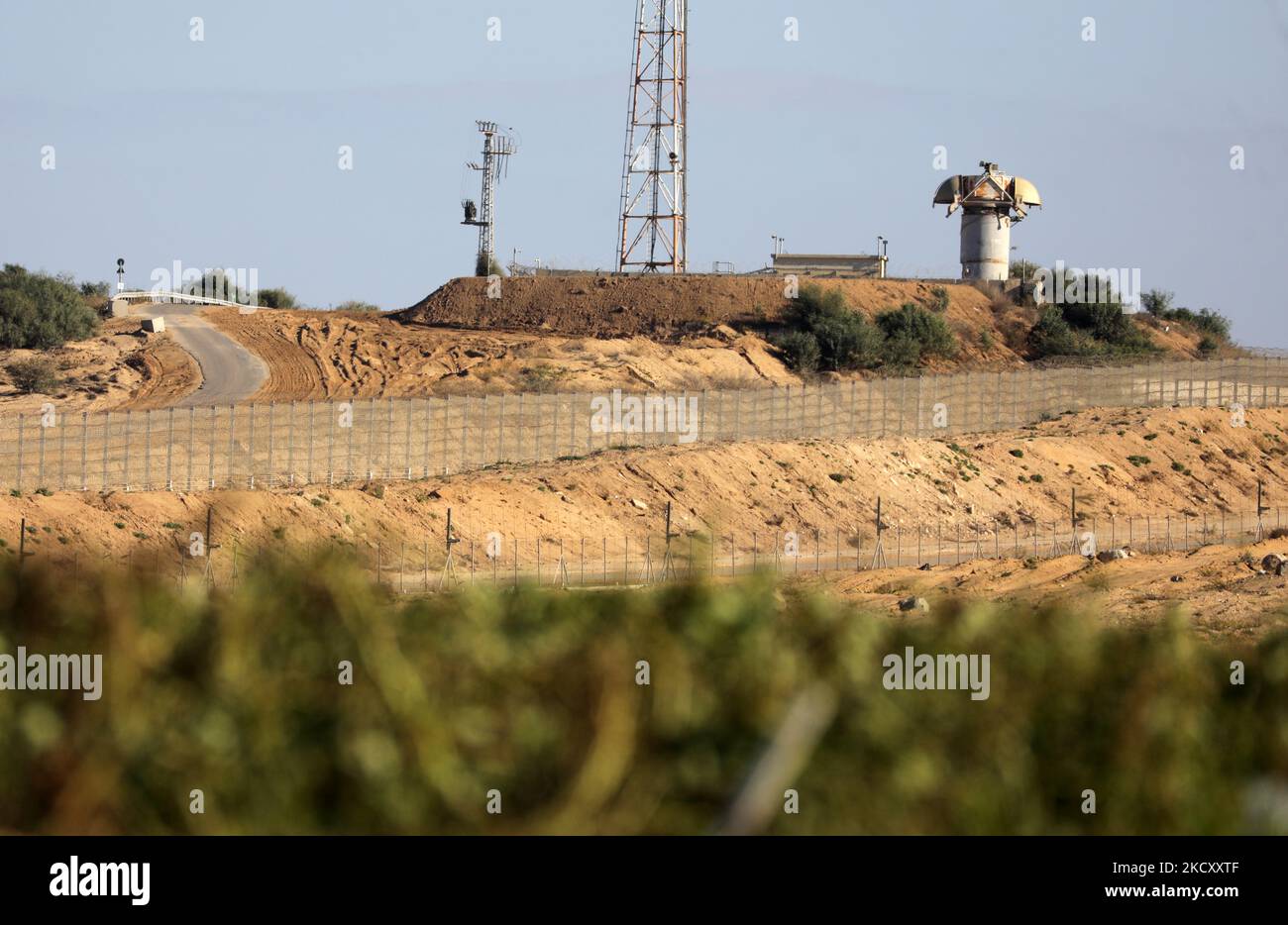 Gaza strip barrier israel hi-res stock photography and images - Alamy