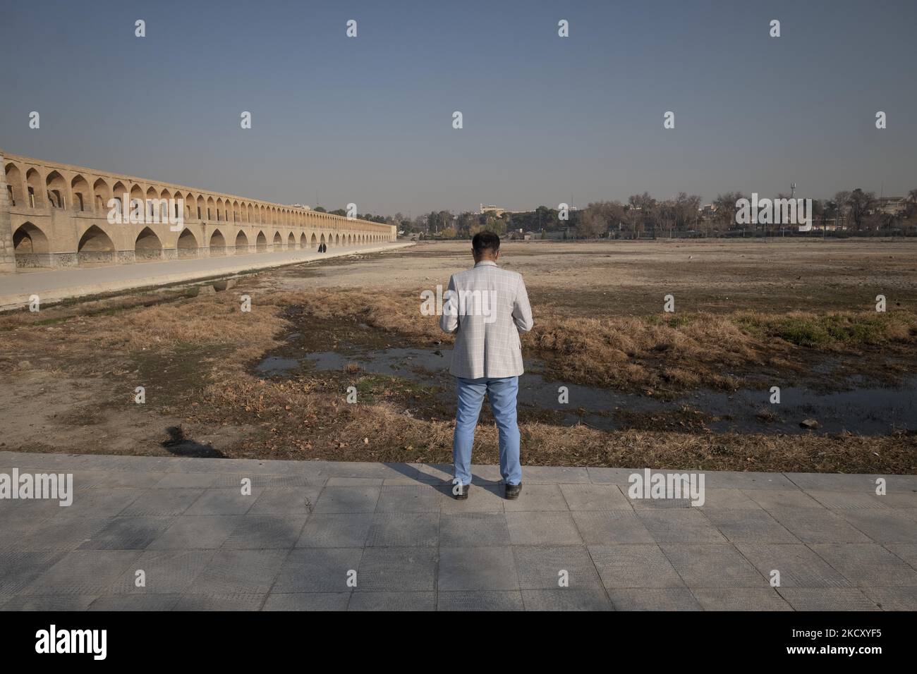 Dried up zayandeh rud river hi-res stock photography and images - Alamy