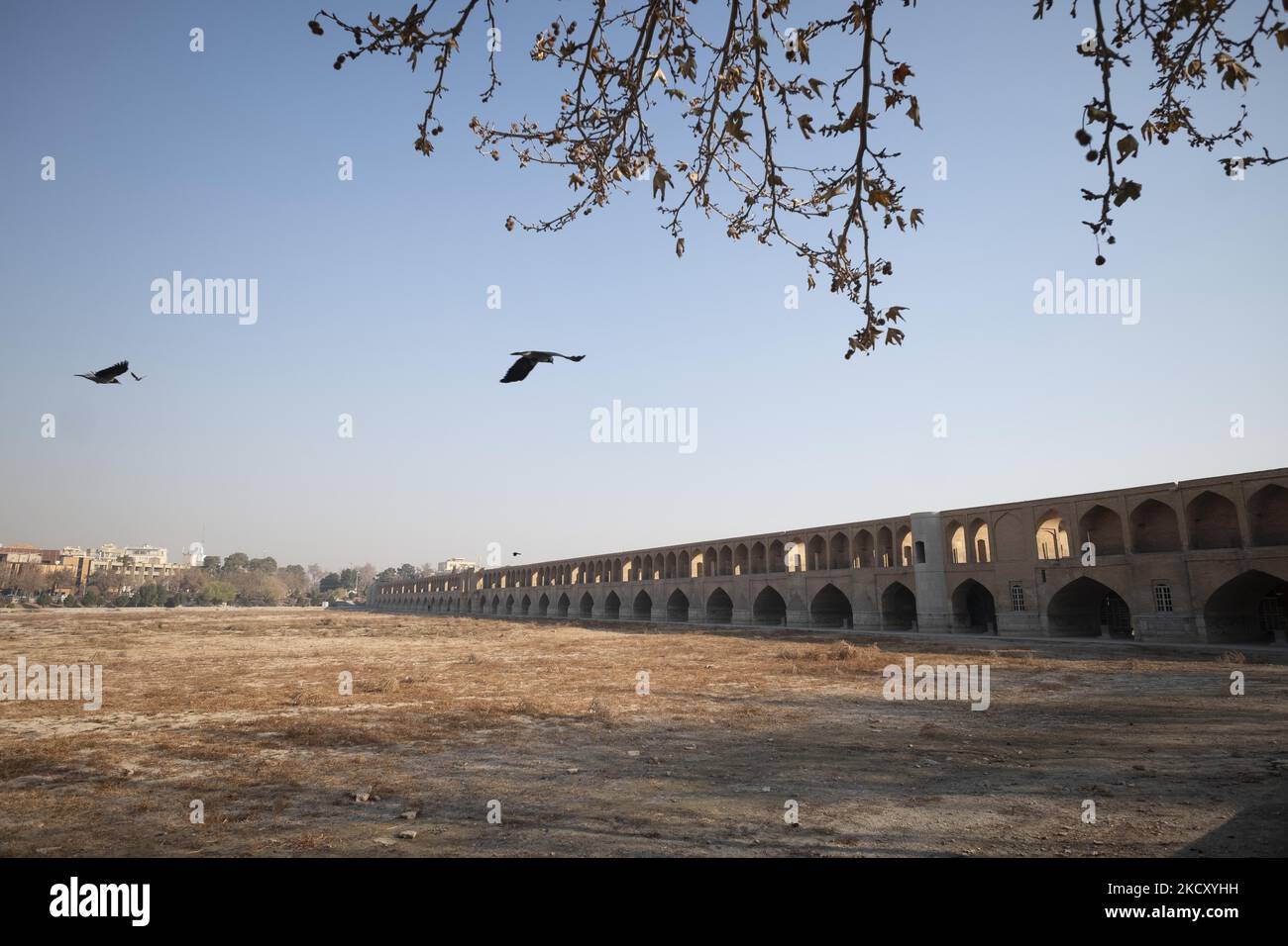 A view of the Si-o-se-pol (33-Bridge) historical bridge on the dried-up ...