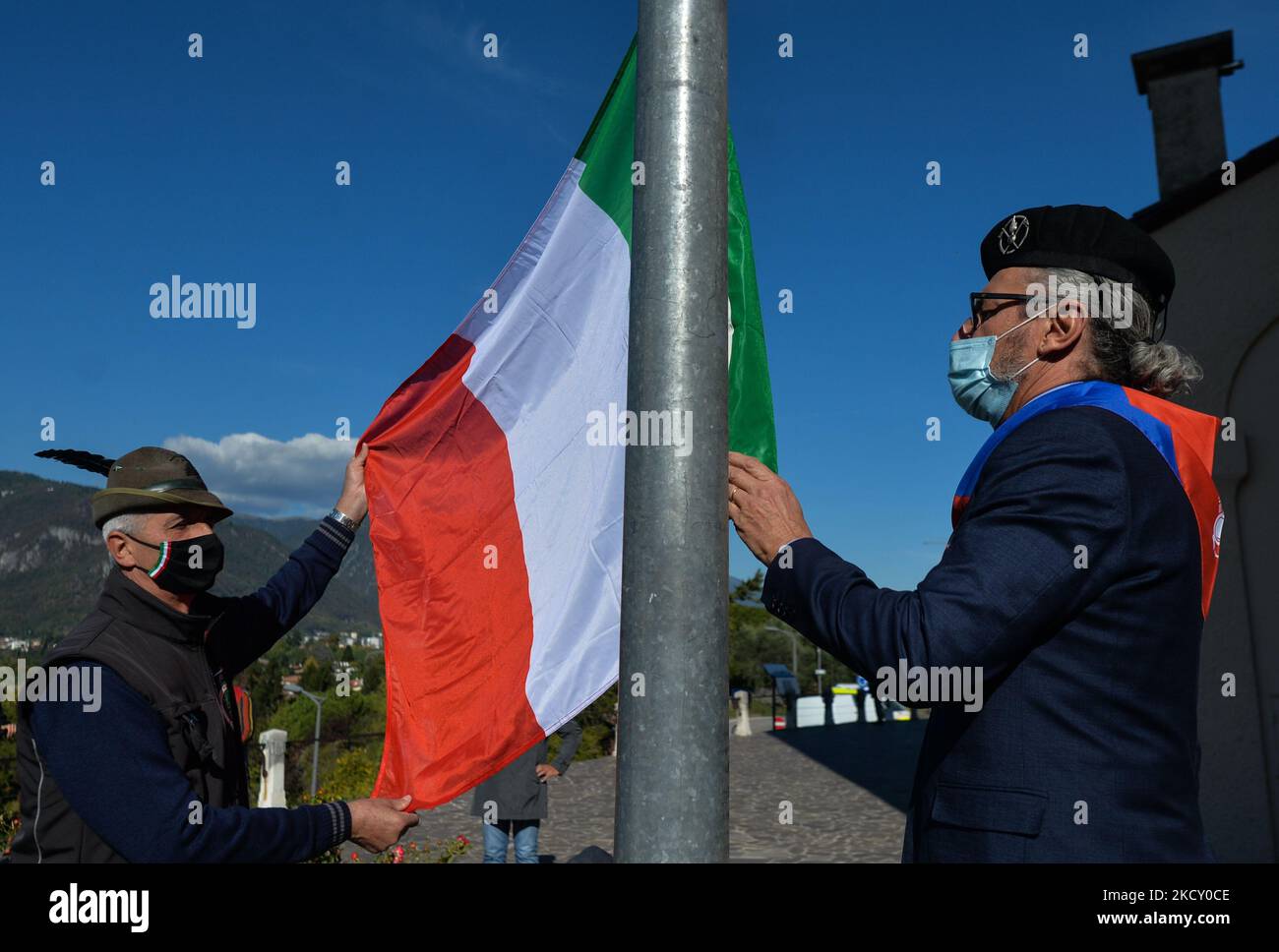 Italian fflag raising ceremony hi-res stock photography and images - Alamy
