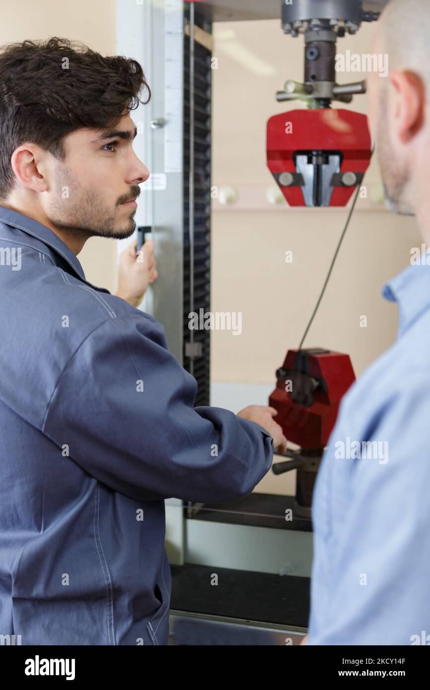 Technical trainer hi-res stock photography and images - Alamy