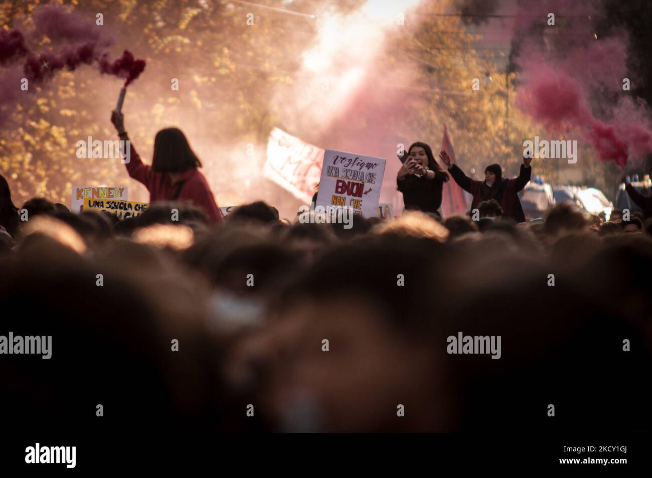 Student protest against the Mario Draghi government on December 17 ...