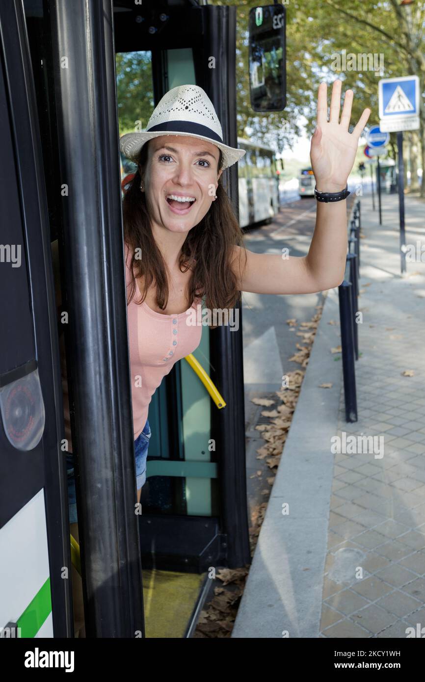 Friends wave goodbye hi-res stock photography and images - Alamy