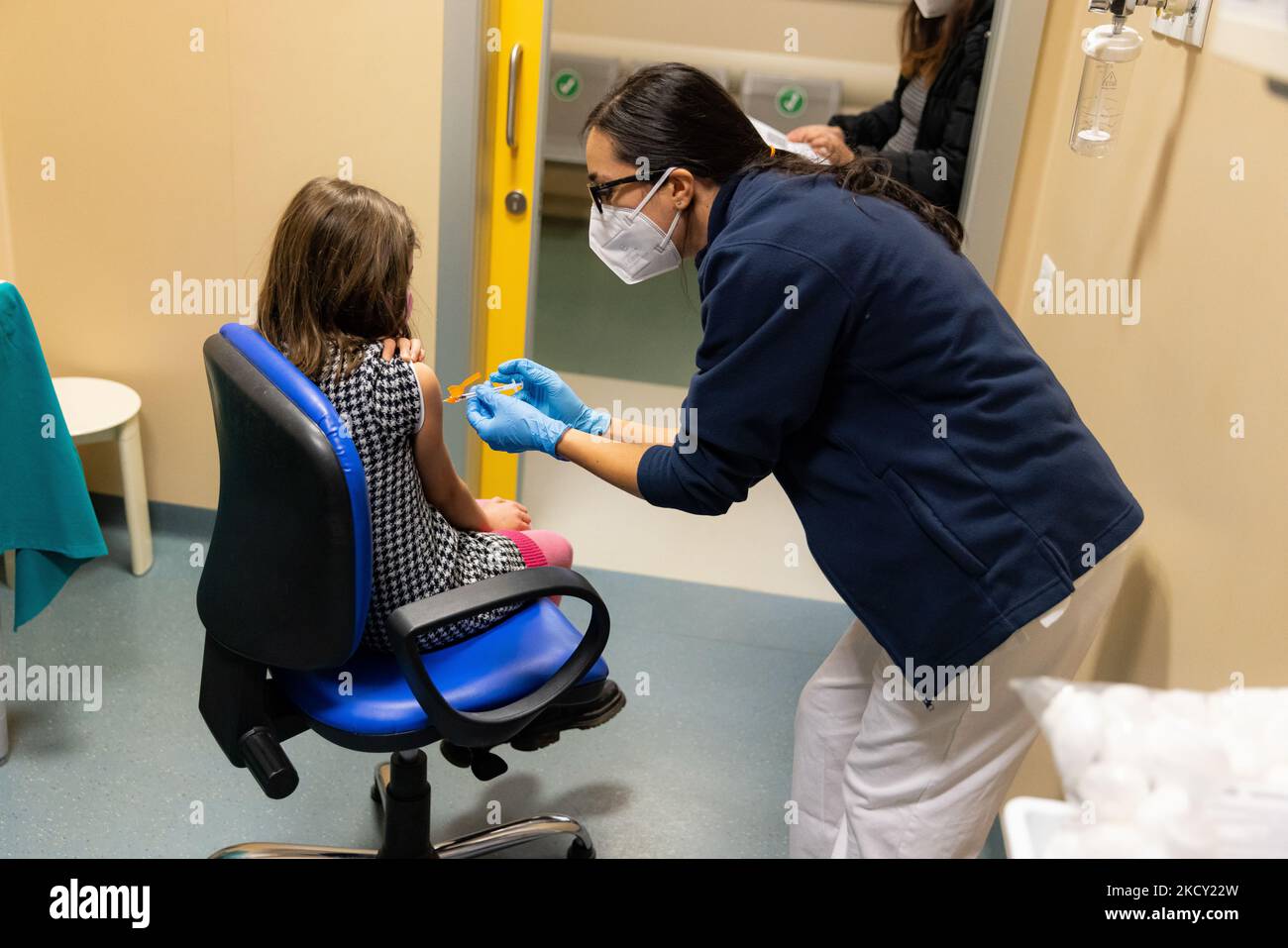 Comirnaty kids hi-res stock photography and images - Alamy