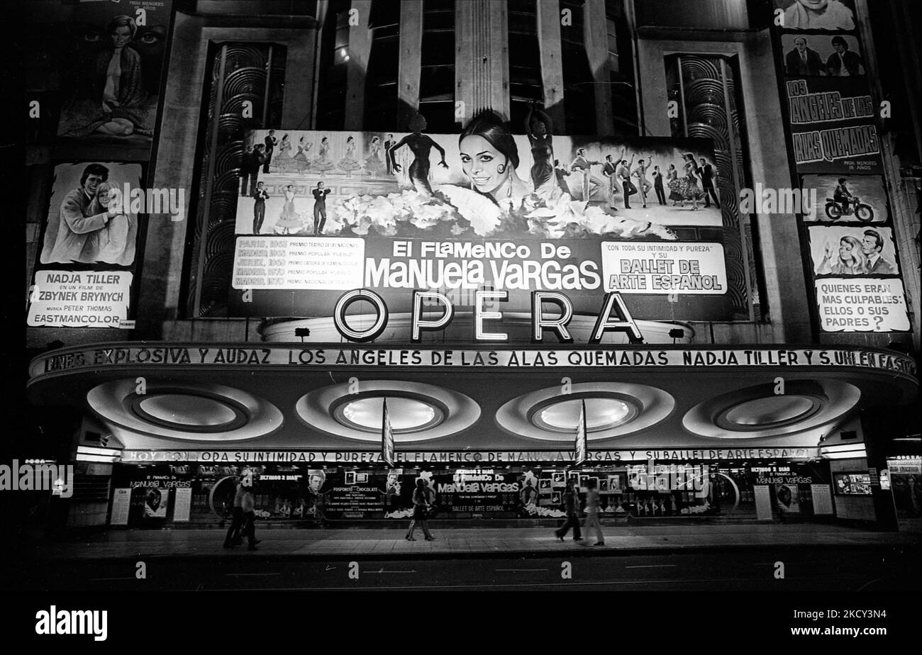 Manuela Vargas, Spanish flamenco dancer, Teatro Opera marquee, Buenos ...