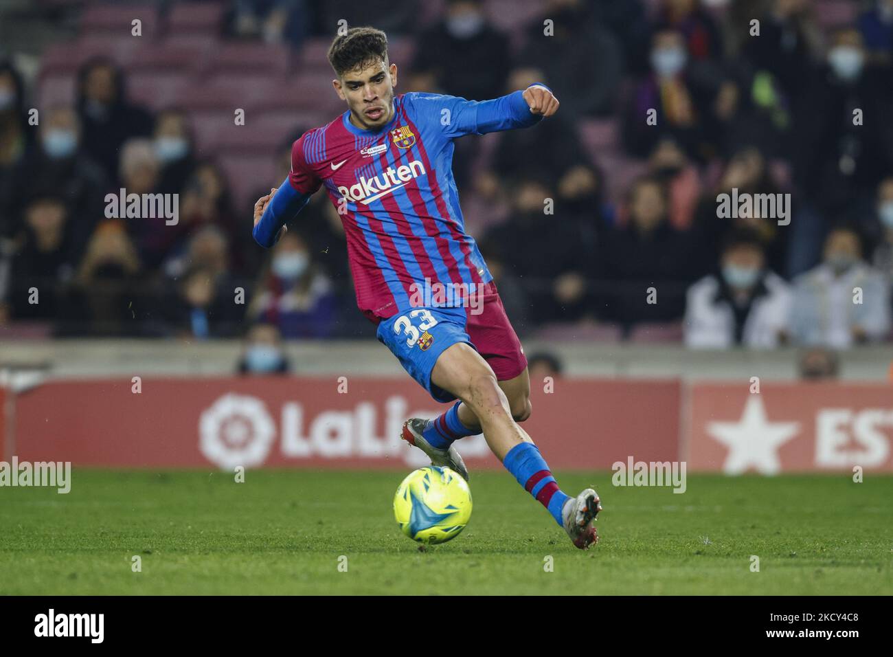 33 Abde Ezzalzouli of FC Barcelona control the ball during the La Liga ...