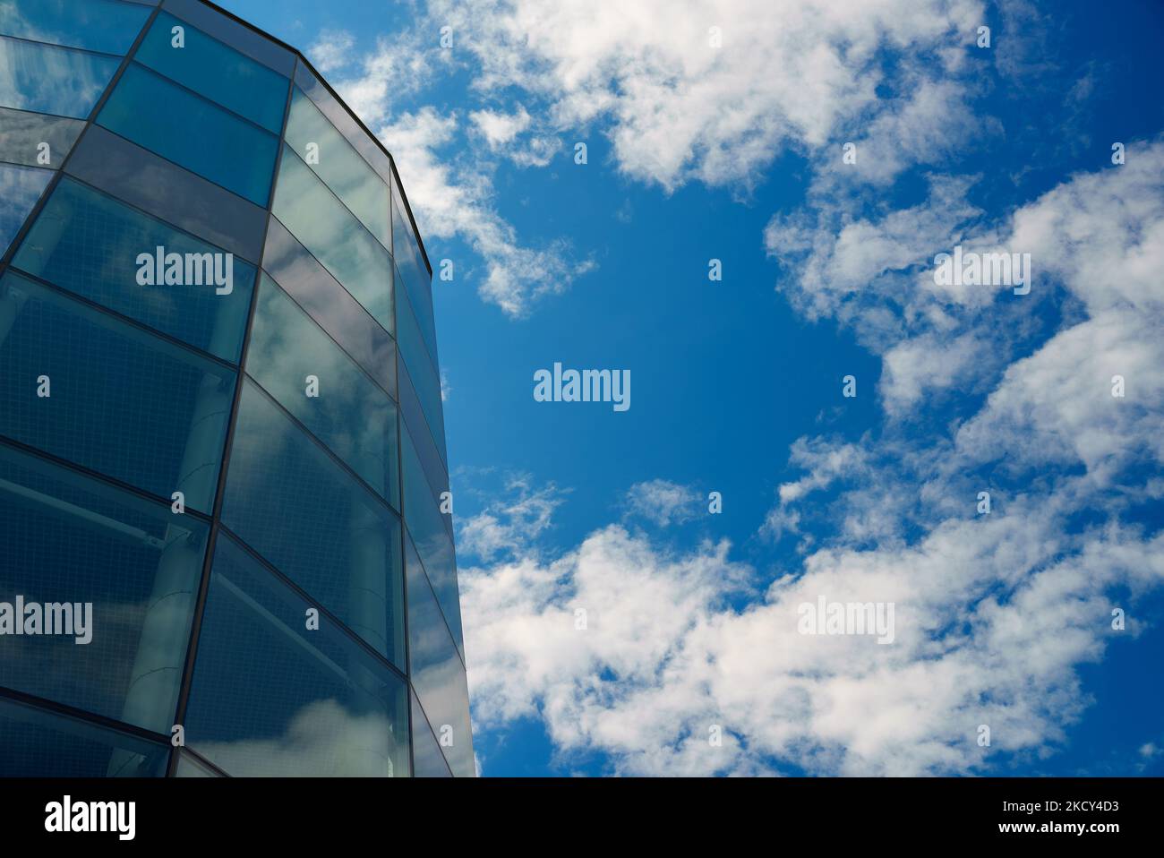 Round glass building hi-res stock photography and images - Alamy
