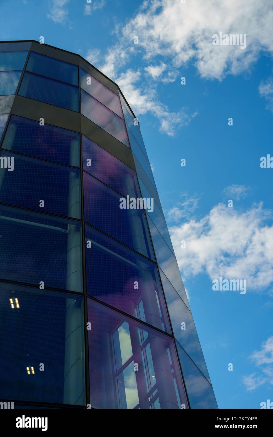 Round glass building hi-res stock photography and images - Alamy