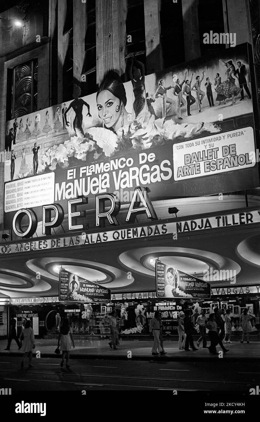 Manuela Vargas, Spanish flamenco dancer, Teatro Opera marquee, Buenos ...