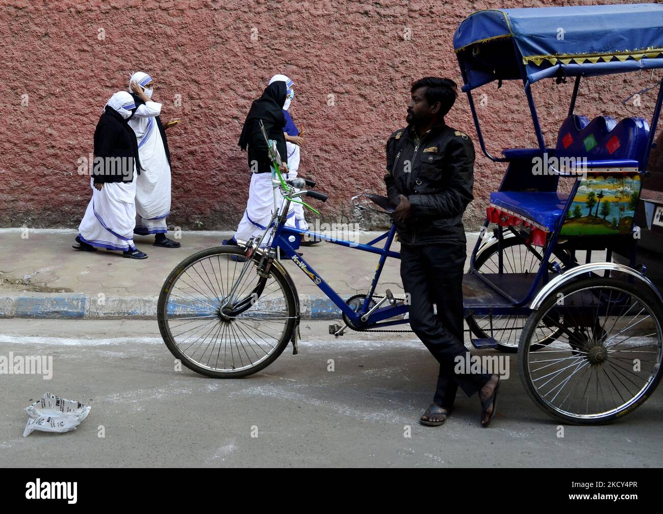 Nuns from Missionaries Of Charity in a polling booth during Kolkata ...