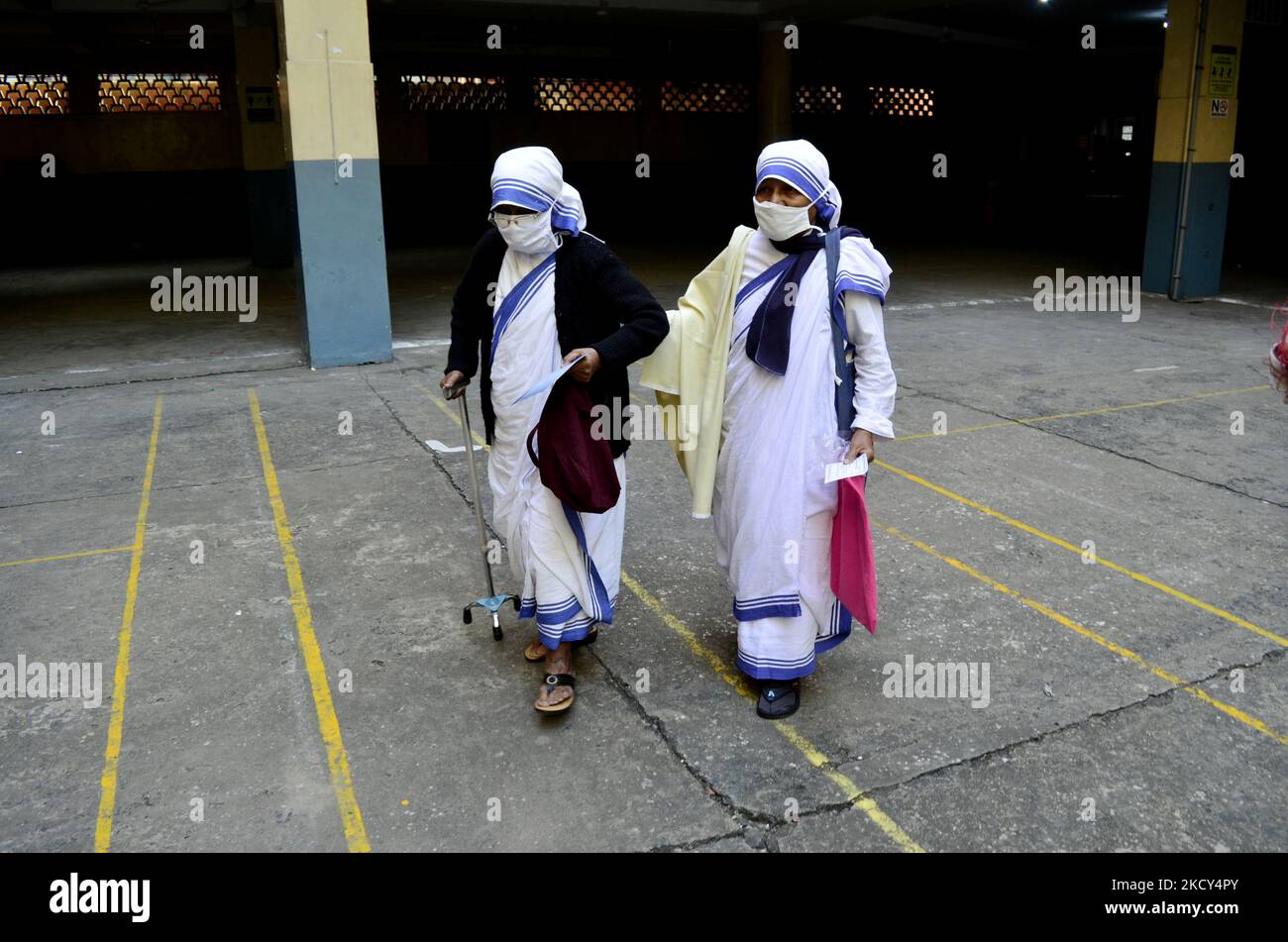 Nuns from Missionaries Of Charity in a polling booth during Kolkata ...
