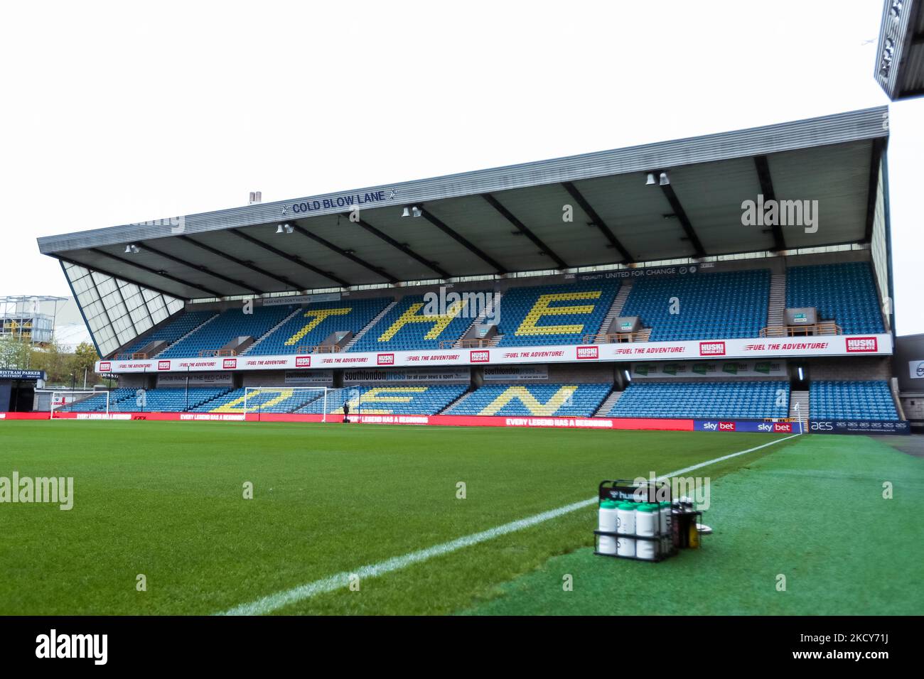 Cold blow lane millwall hi-res stock photography and images - Alamy