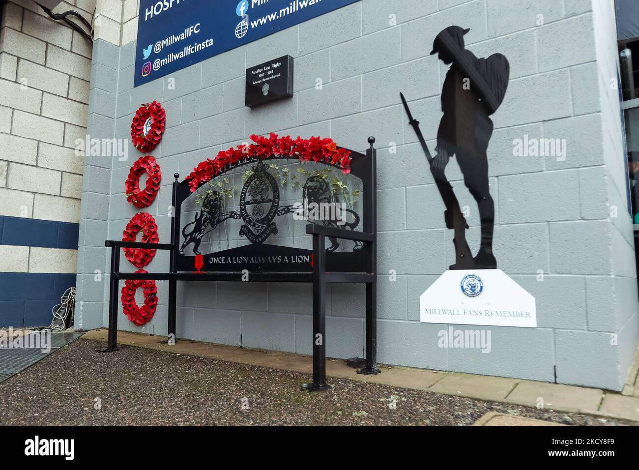 Millwall the new den 2022 hi-res stock photography and images - Alamy