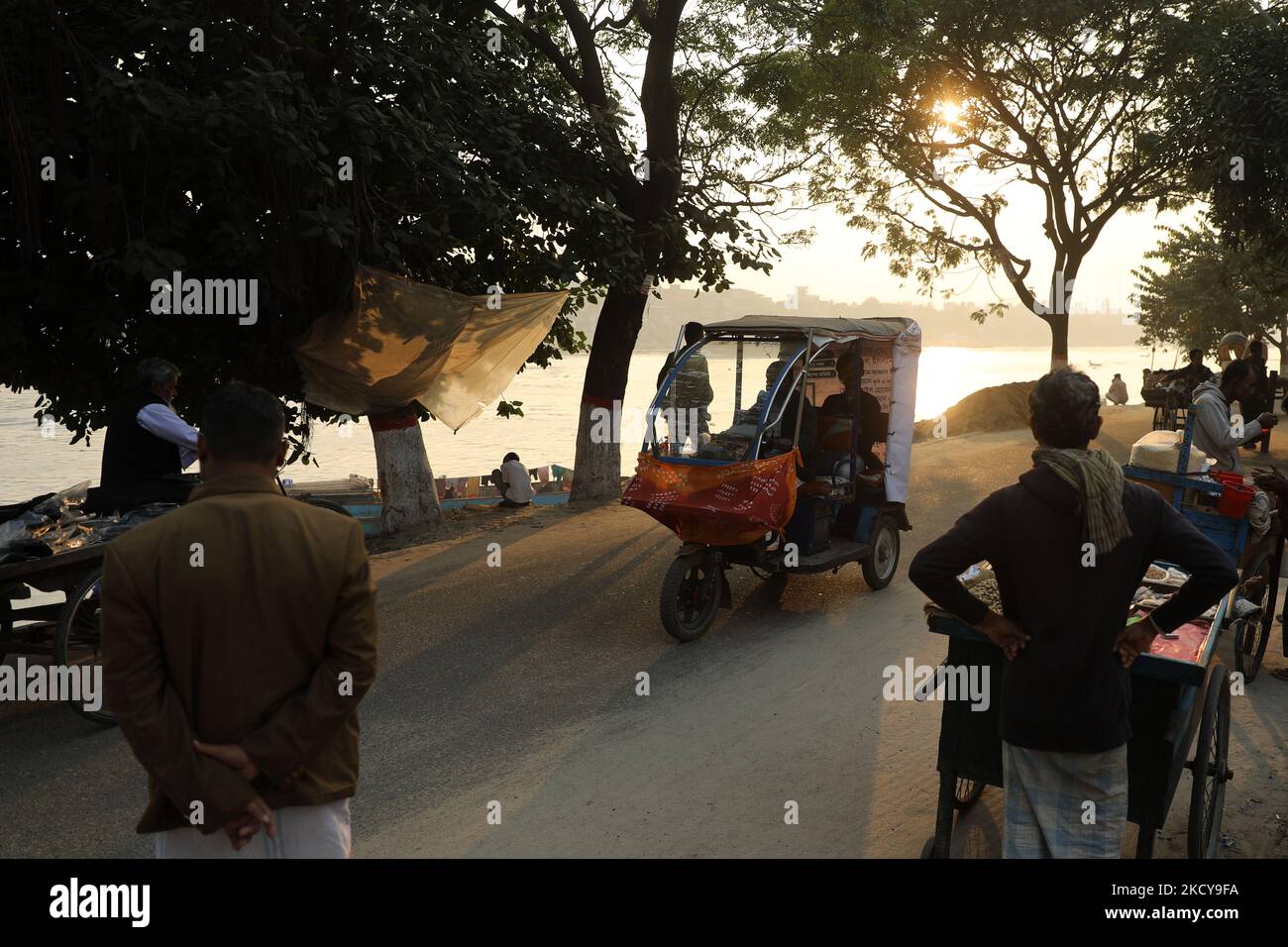 Battery run auto rickhsah hi-res stock photography and images - Alamy