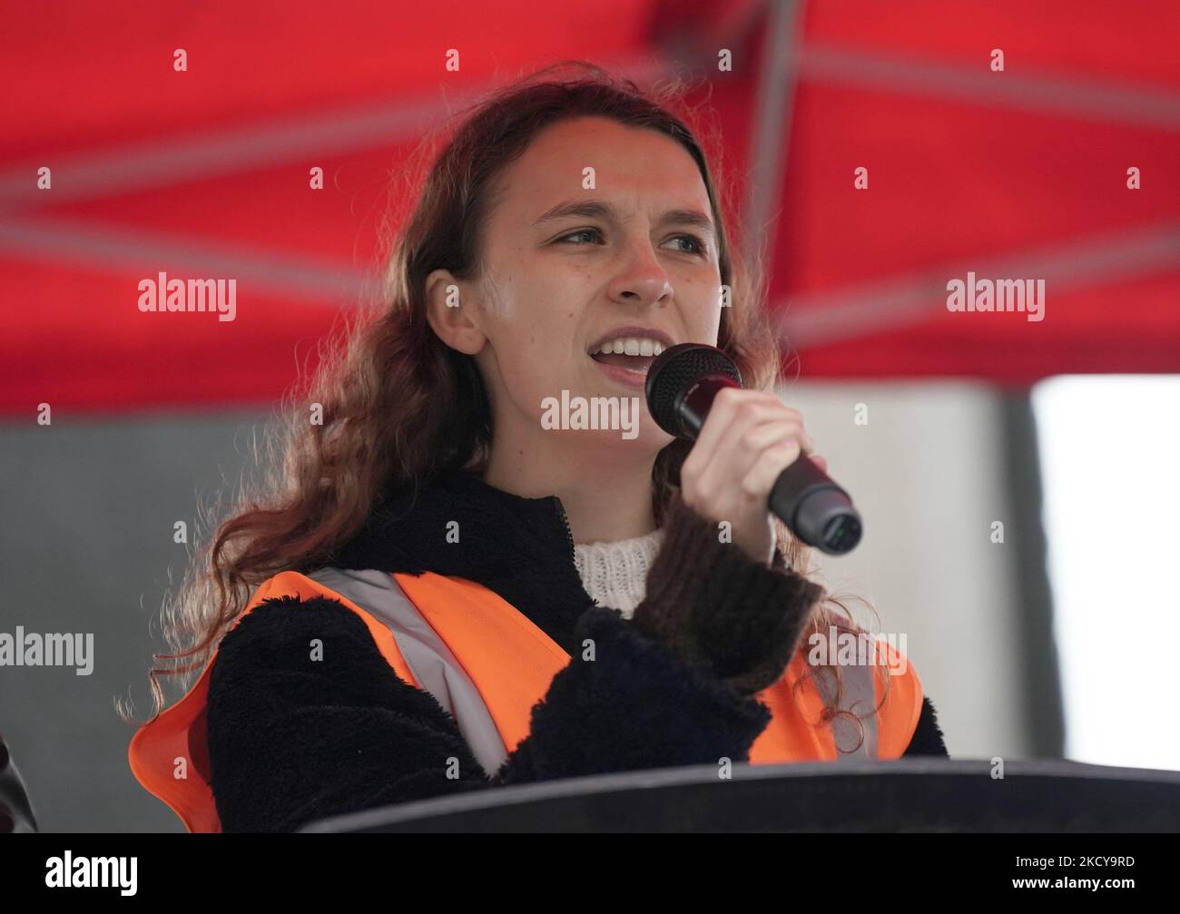 Louise Harris from Just Stop Oil/Extinction Rebellion speaking before ...