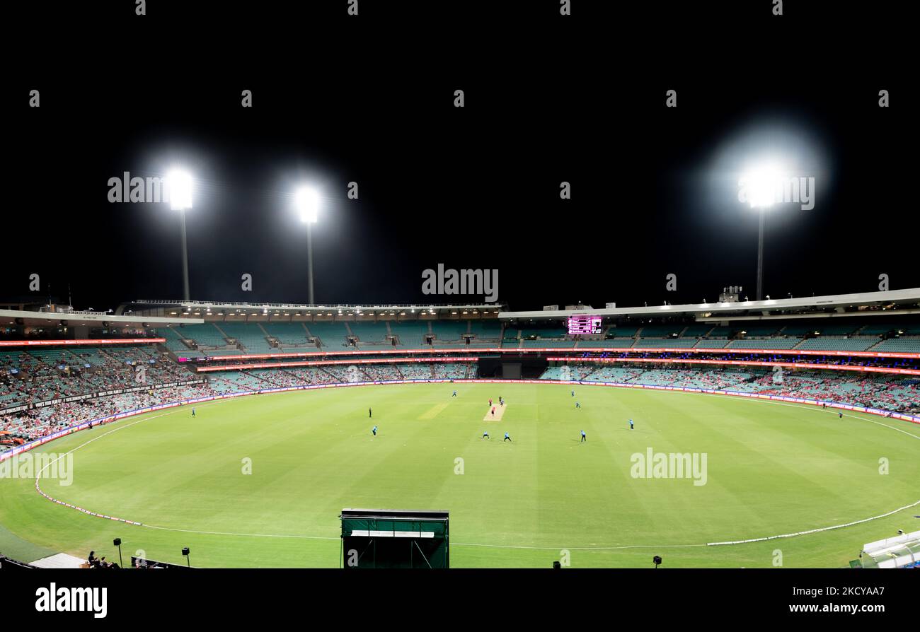 Sydney sixers and adelaide strikers hi-res stock photography and images ...