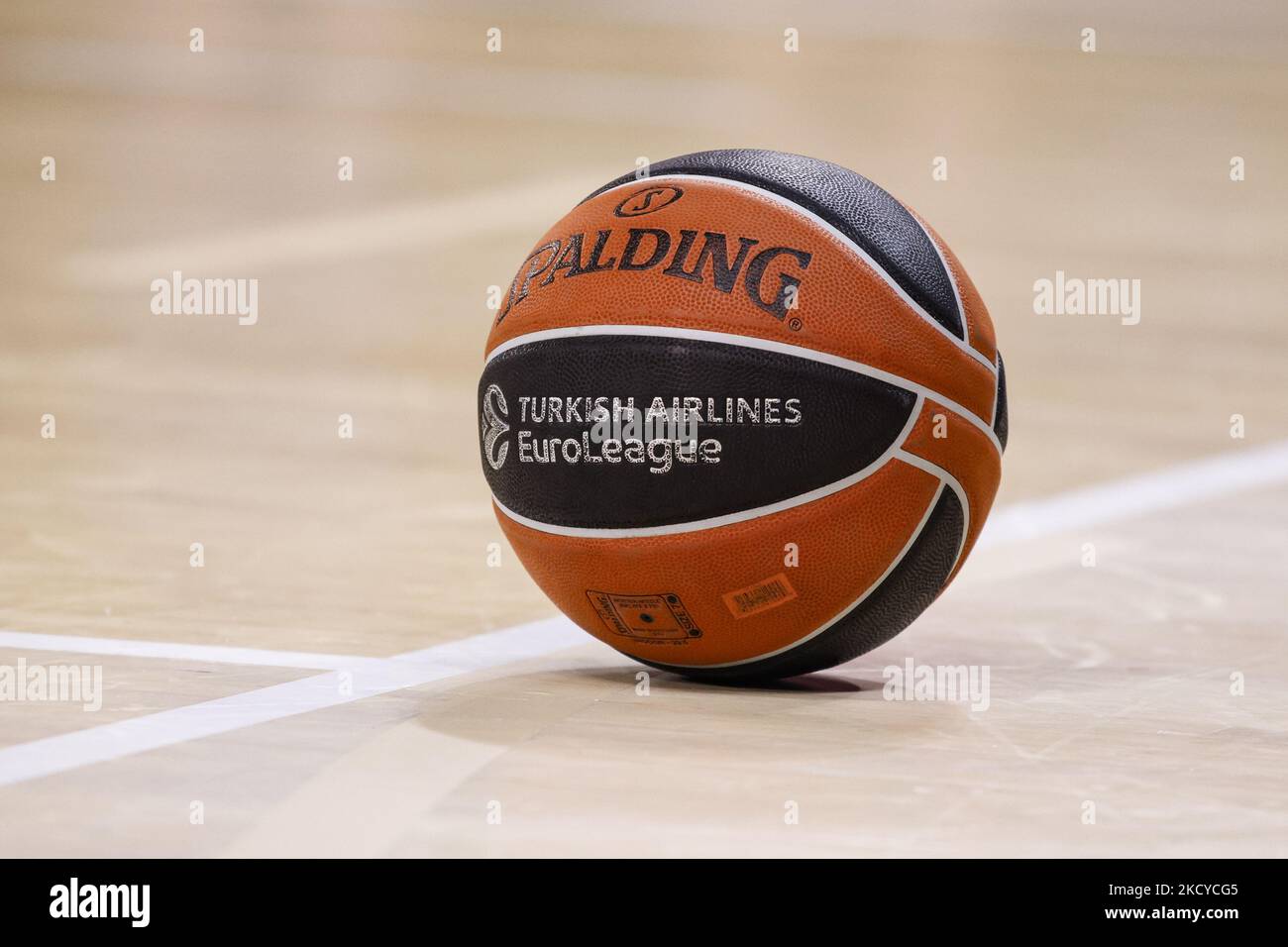 Spalding official ball hi-res stock photography and images - Alamy