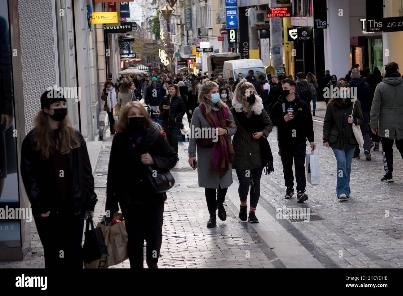People seen wearing protected mask during the new measures in the ...