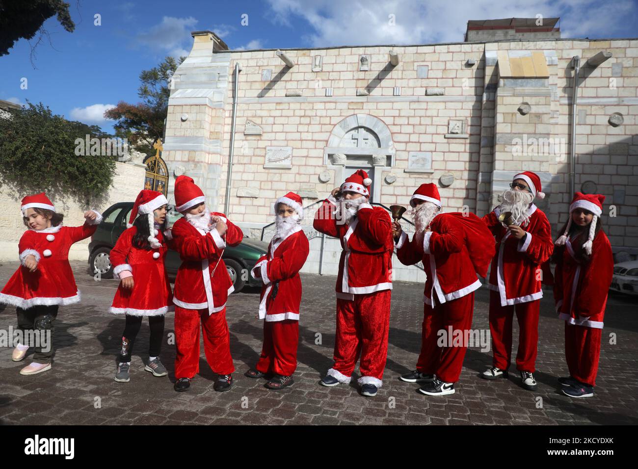 Children together palestine hi-res stock photography and images - Alamy