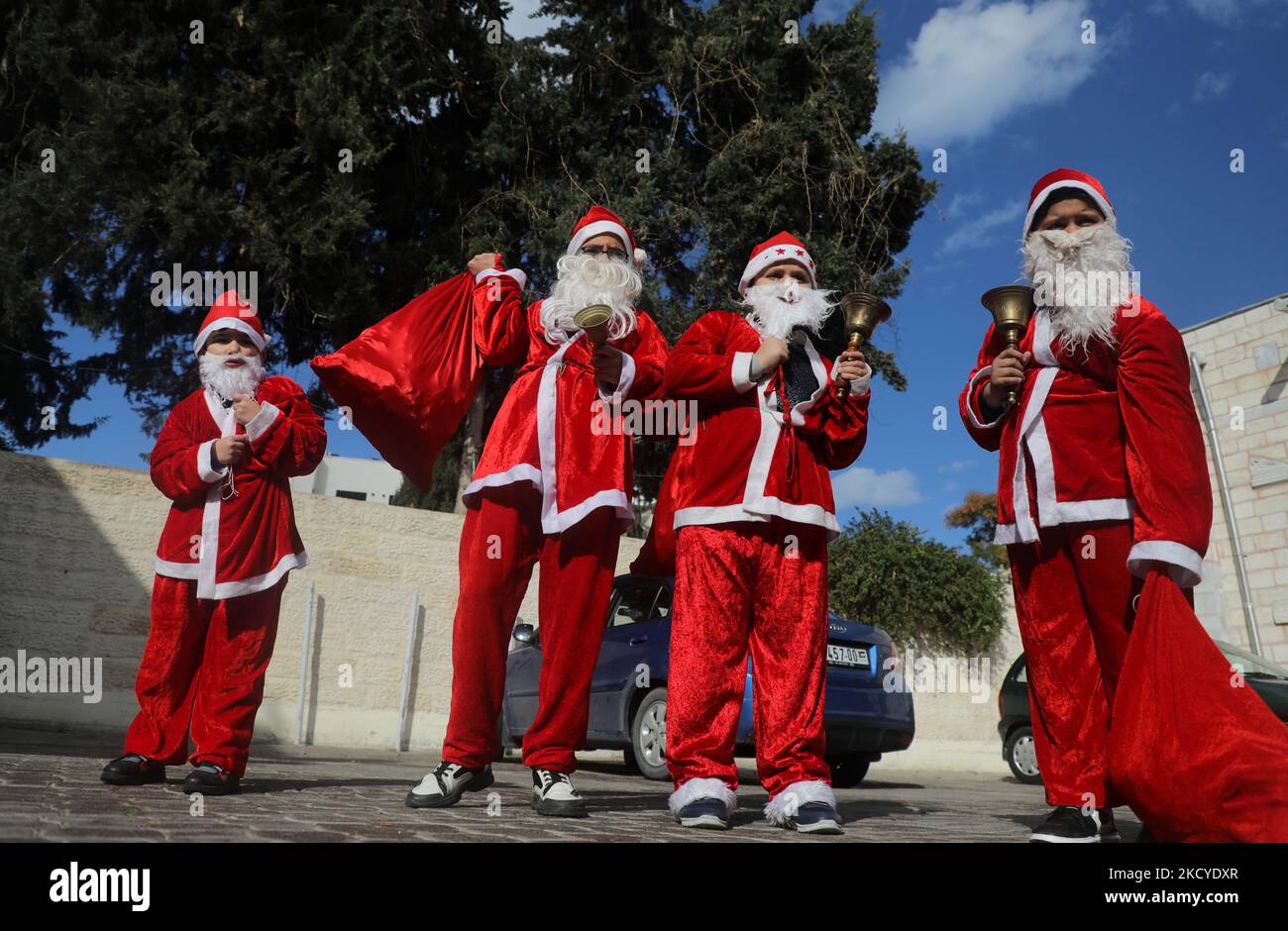 Children together palestine hi-res stock photography and images - Alamy