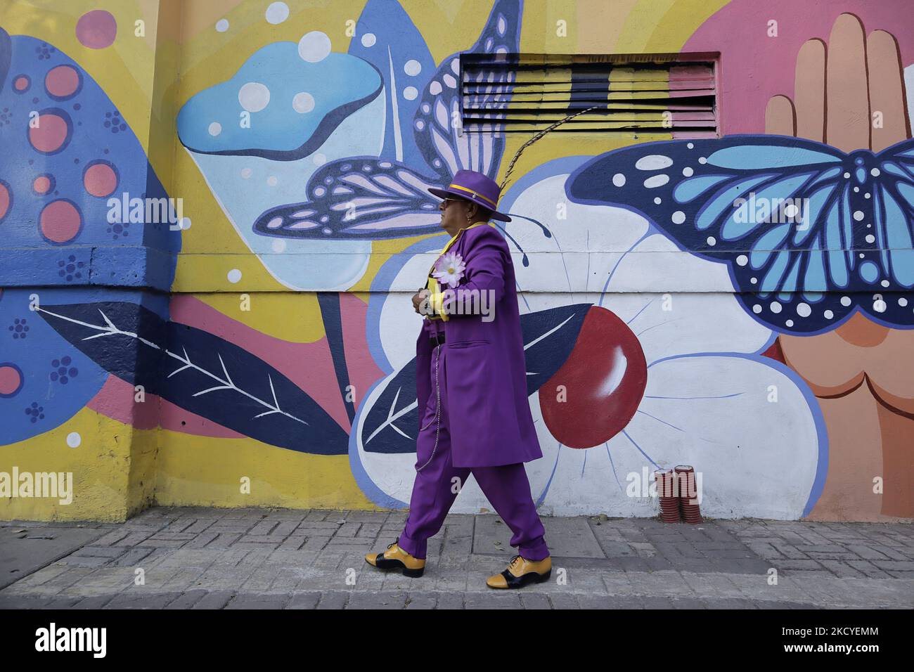 Zoot suit dance hi-res stock photography and images - Alamy