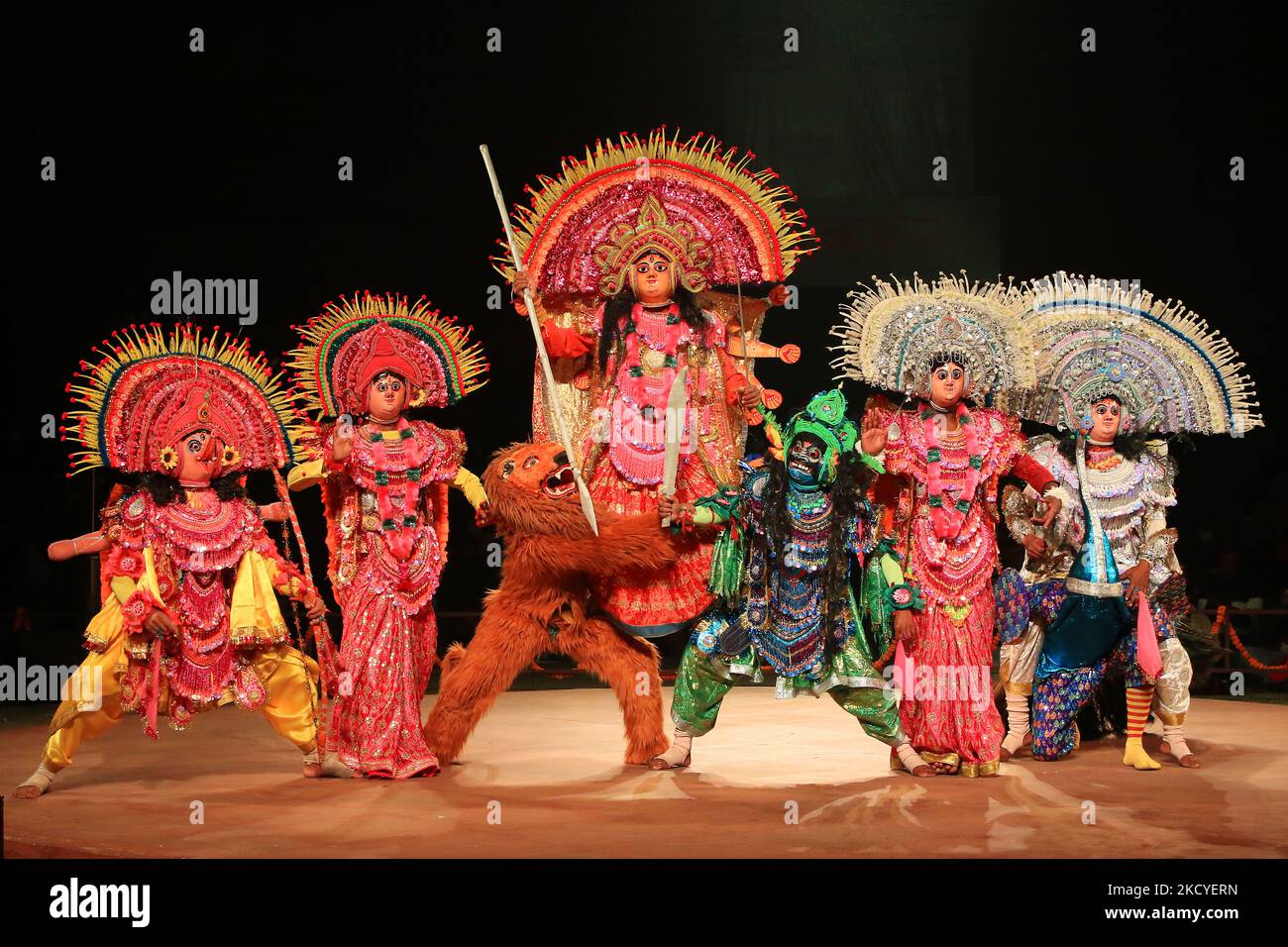 Traditional manbhum chhau dance hi-res stock photography and images - Alamy