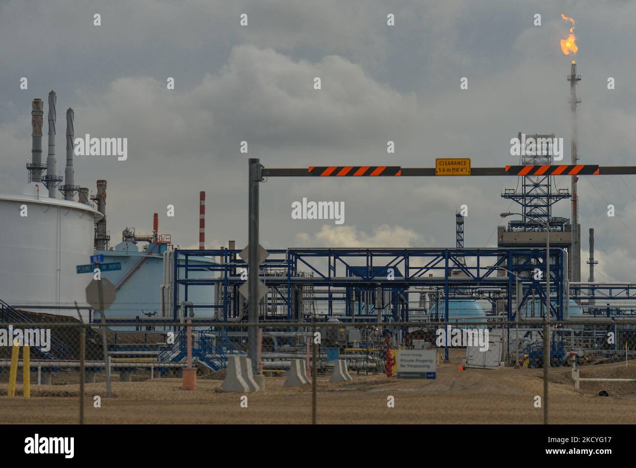 Suncor energy edmonton refinery hi-res stock photography and images - Alamy