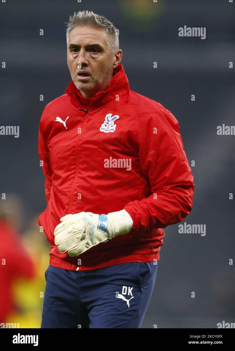 Tottenham hotspur goalkeeper coach hi-res stock photography and images ...
