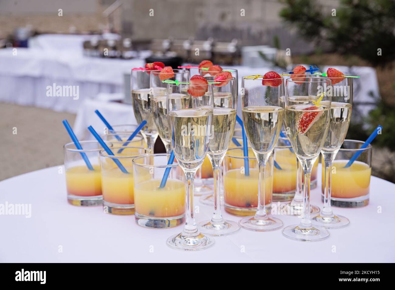 Welcome drinks hi-res stock photography and images - Alamy