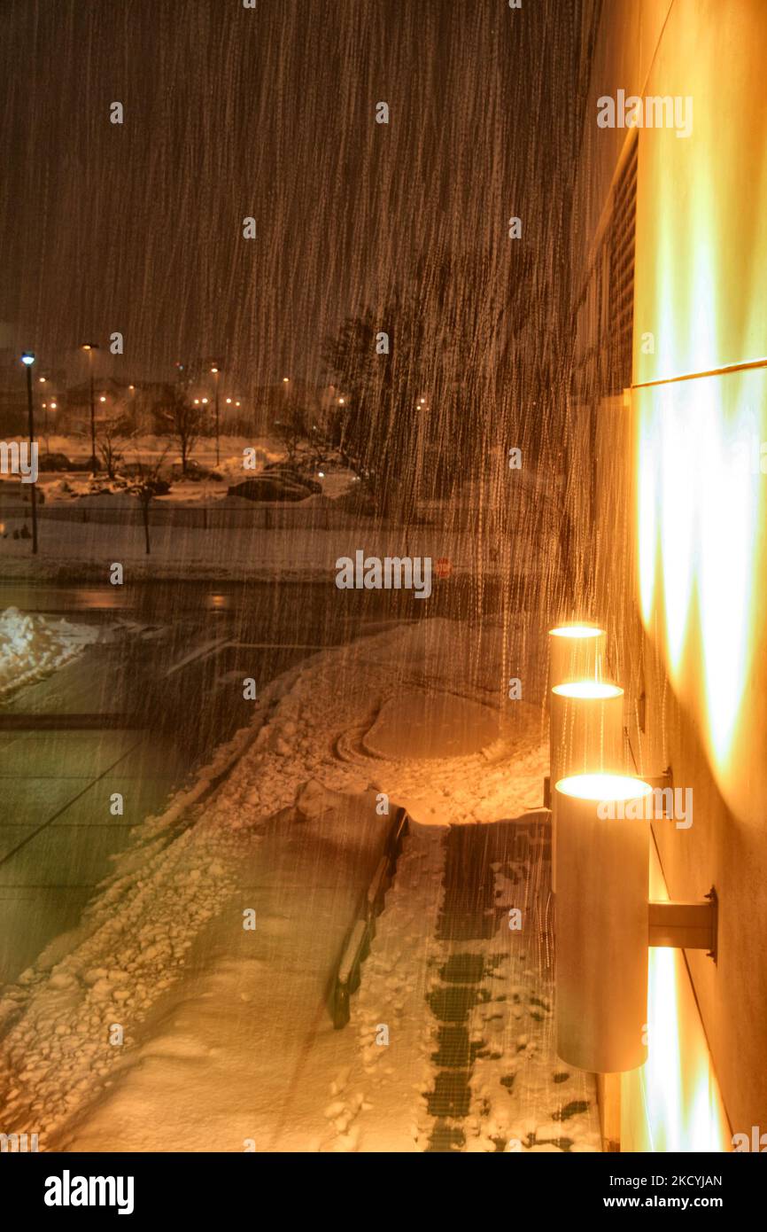 Snowstorm in toronto ontario hi-res stock photography and images - Alamy