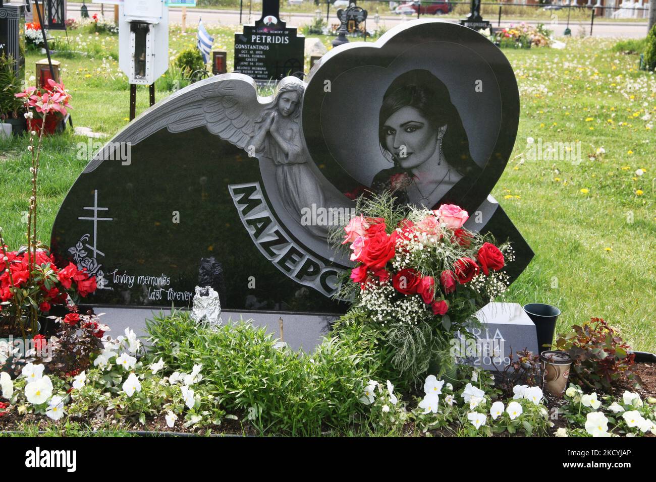 Headstone in greek orthodox cemetery hi-res stock photography and ...
