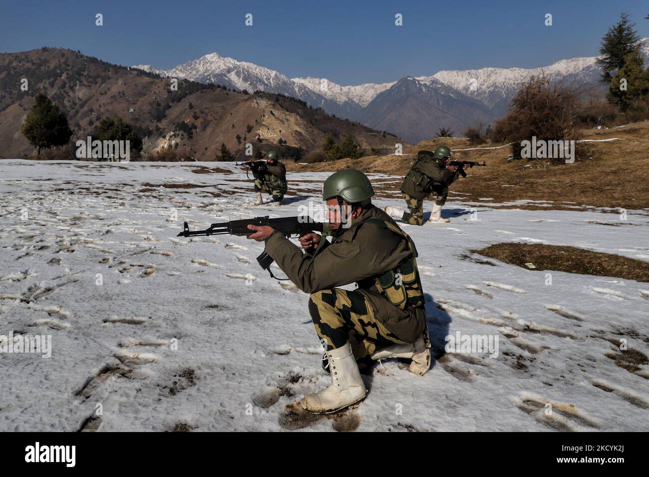 Border Security Force (BSF) soldiers taking position during patrolling ...