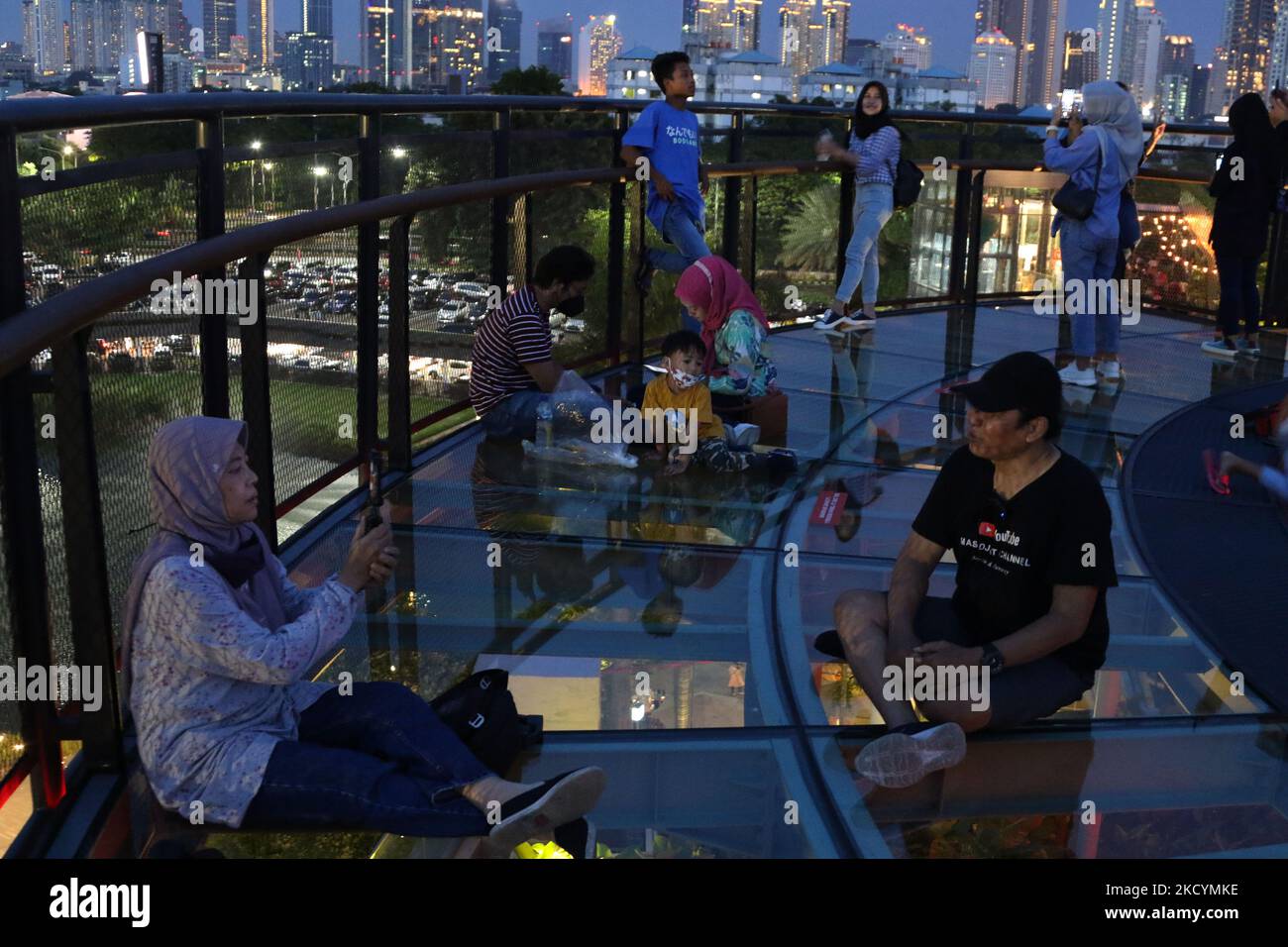 Skywalk senayan park hi-res stock photography and images - Alamy