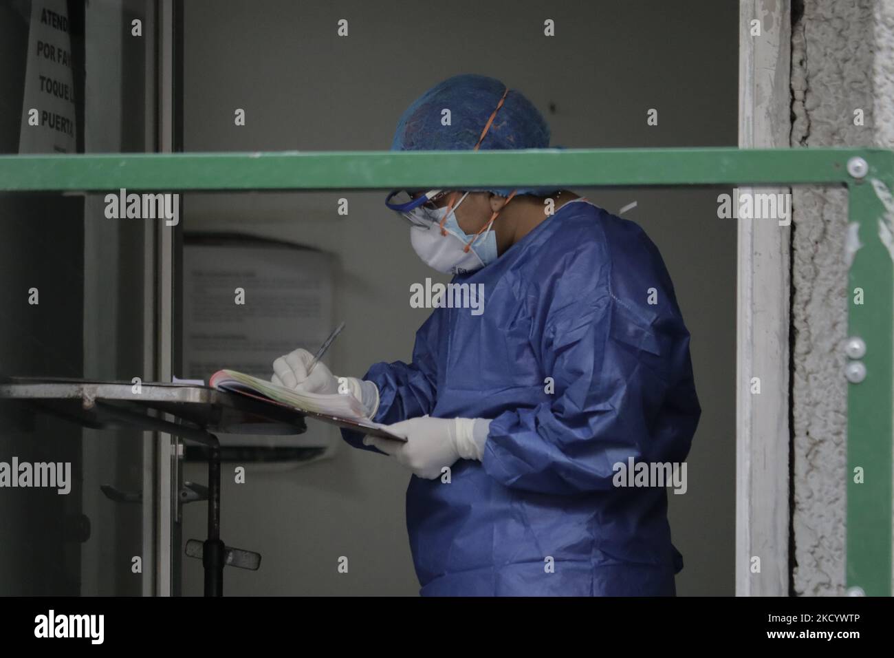 Medical staff inside clinic 160 of the Mexican Social Security ...
