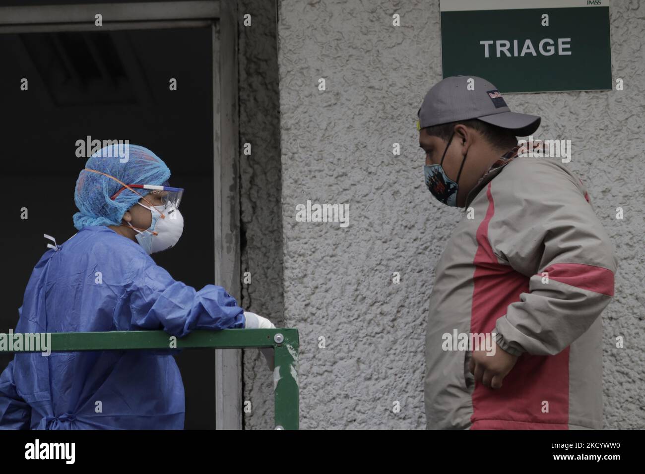 Medical staff inside clinic 160 of the Mexican Social Security ...