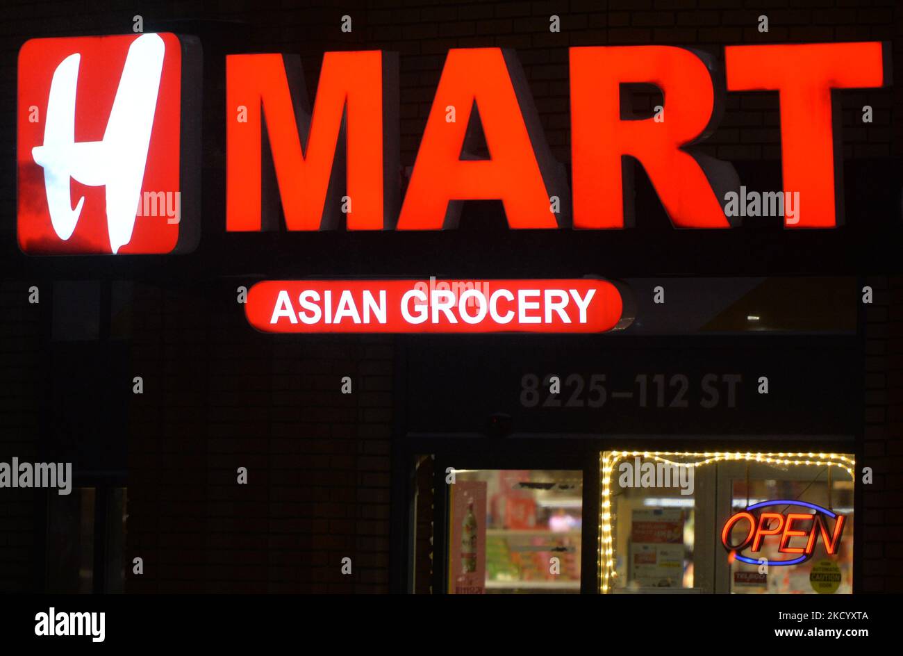 H mart logo hi-res stock photography and images - Alamy