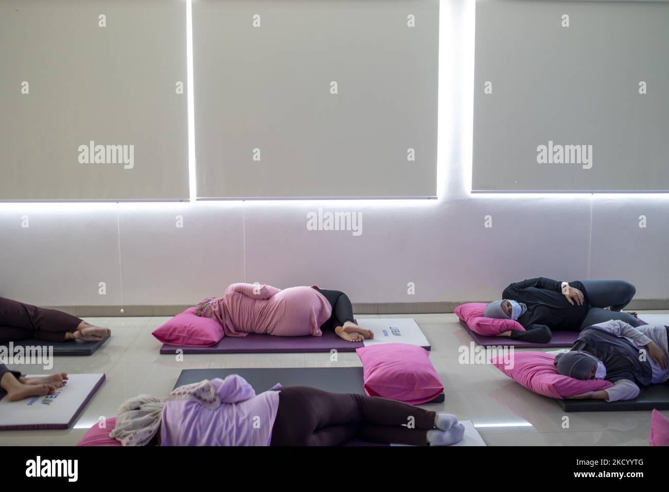 A number of pregnant women do exercise and hypnobirthing at the Tambak ...