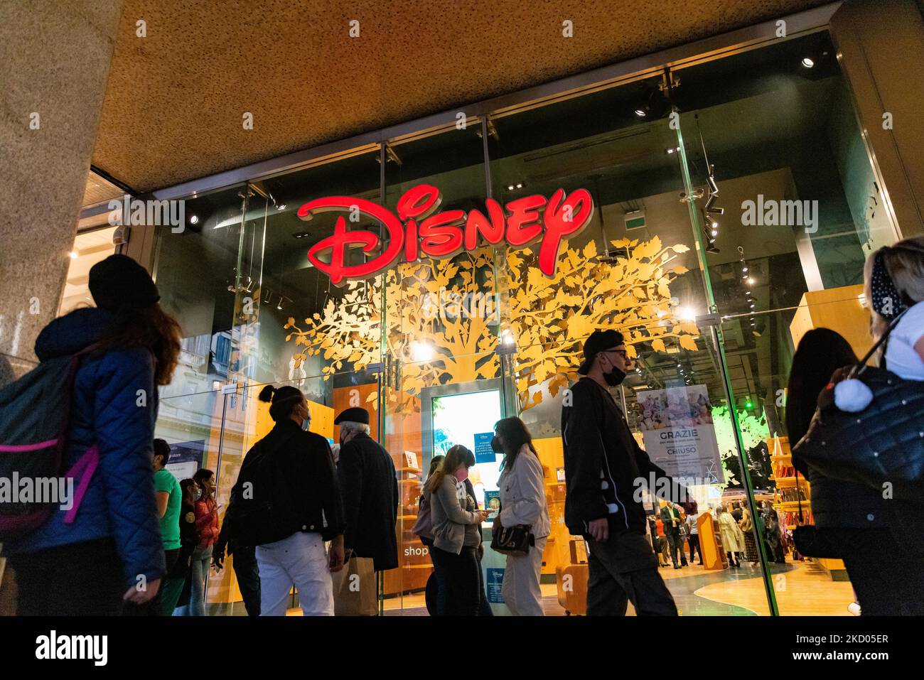 The closure of the last Disney Store on October 22, 2021 in Milan ...