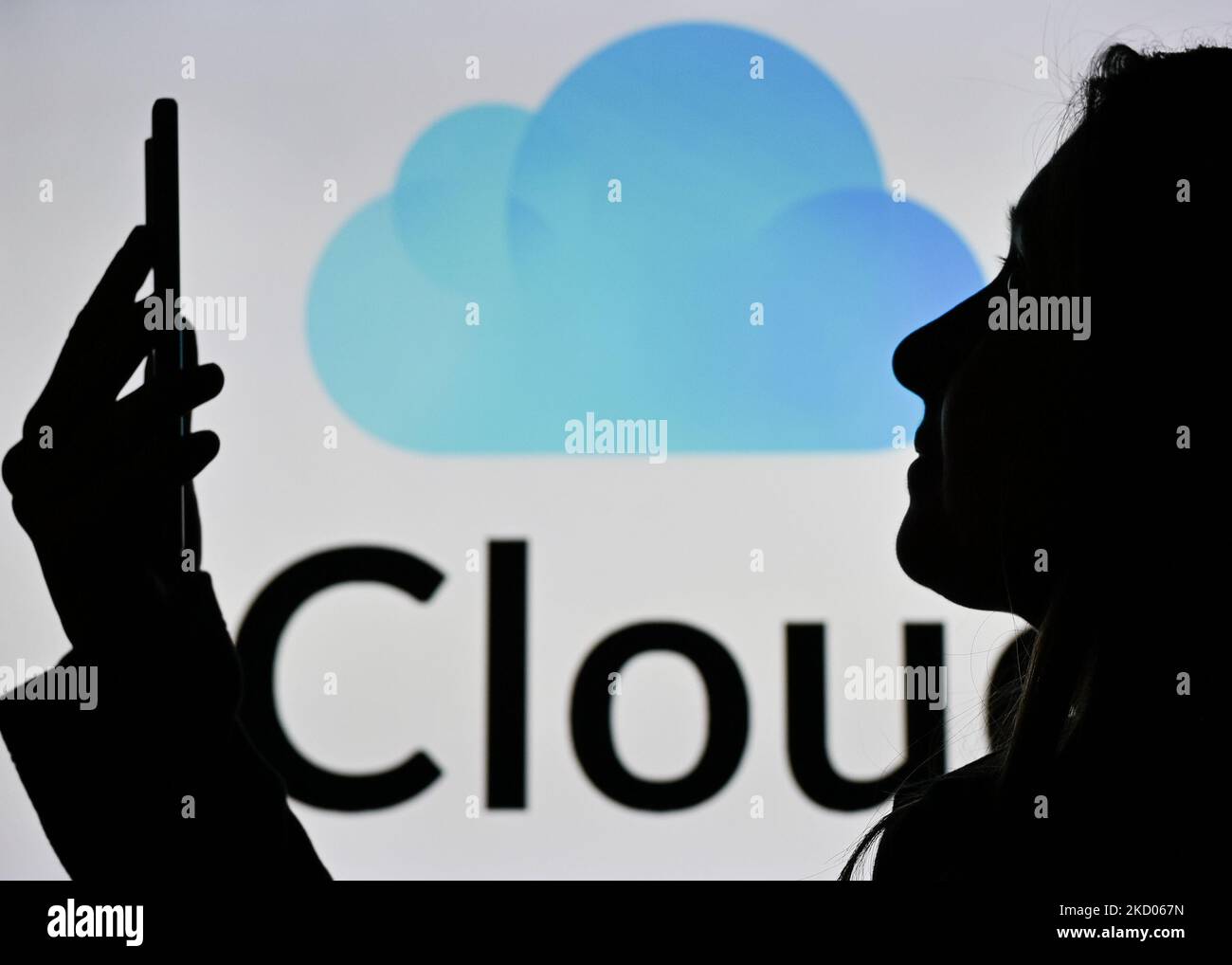 Icloud logo hi-res stock photography and images - Alamy